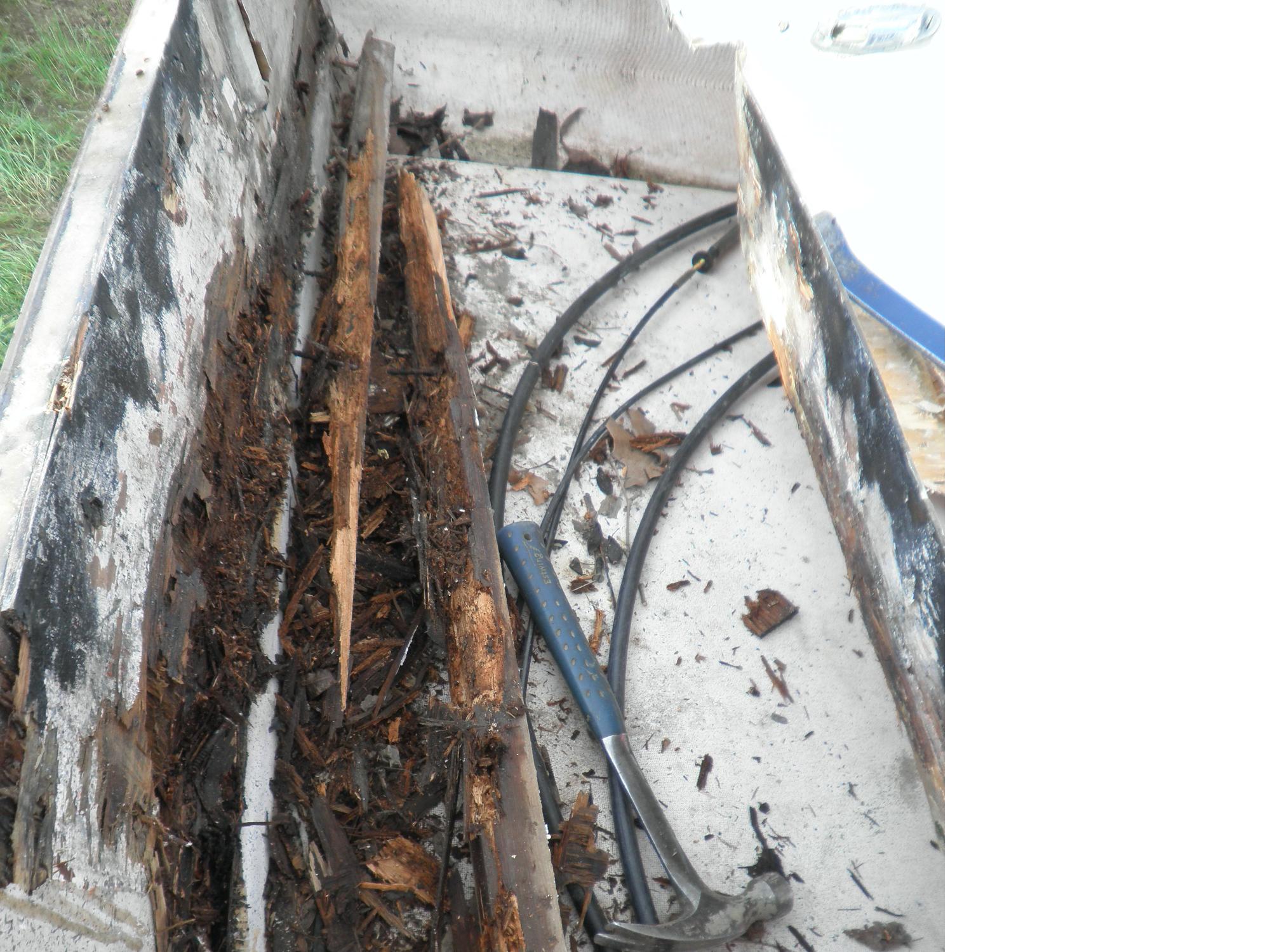 FiberGlassics® - transom repair/ dry rot // penterating epoxy ...