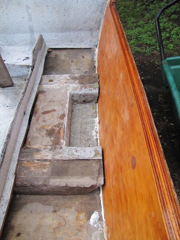 FiberGlassics® - knee brace on transom - FiberGlassics® Forums